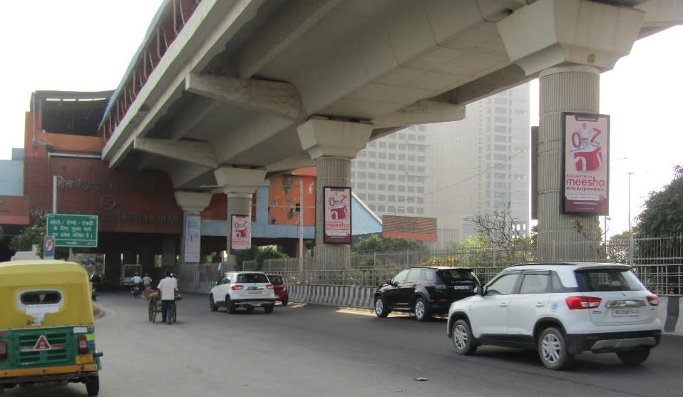 Metro Pillar Advertising Cost in Sector 39 84049